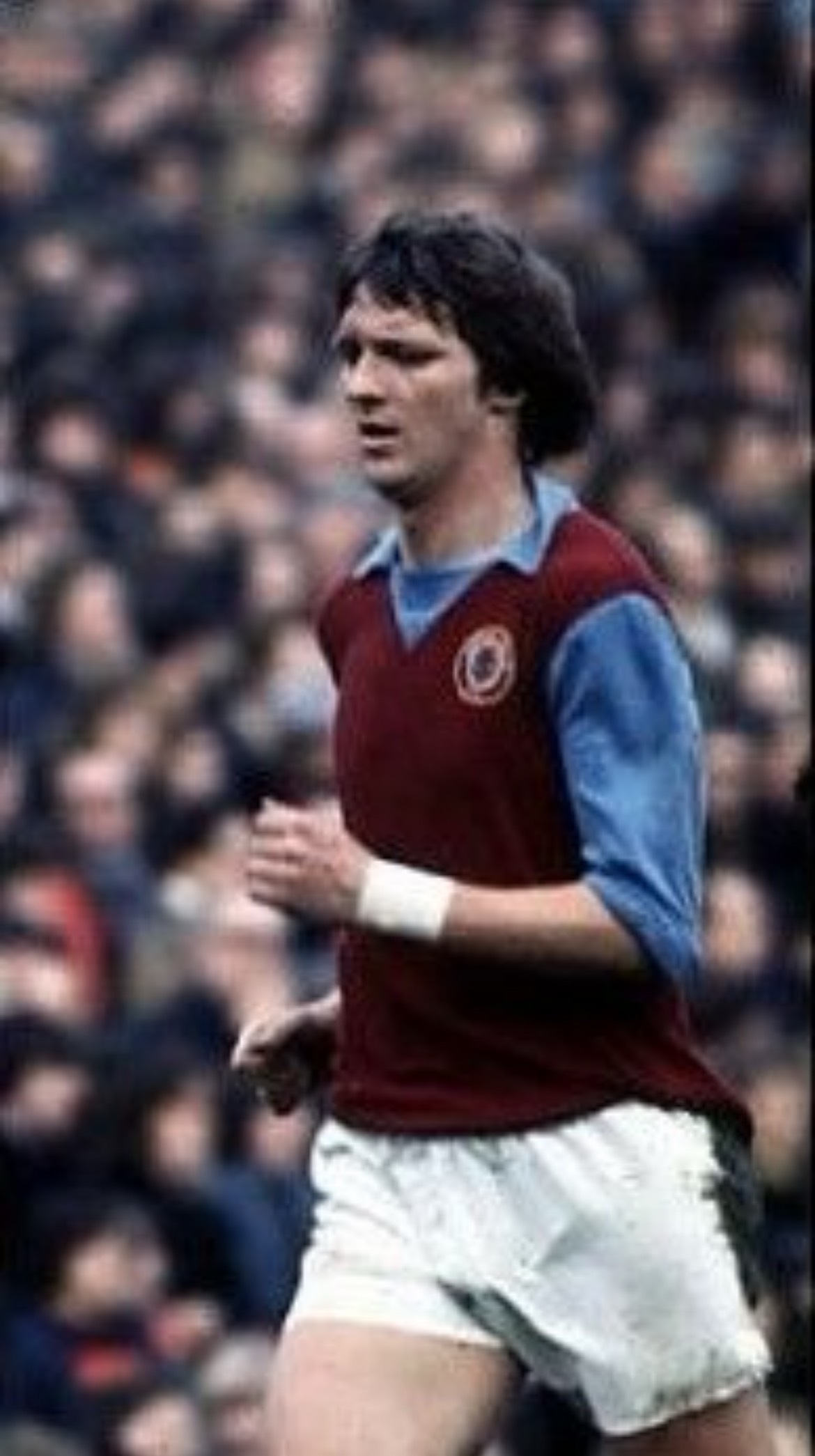 Sammy Morgan Là Ai? Sự Nghiệp Bóng Đá Của Cựu Cầu Thủ Người Ireland